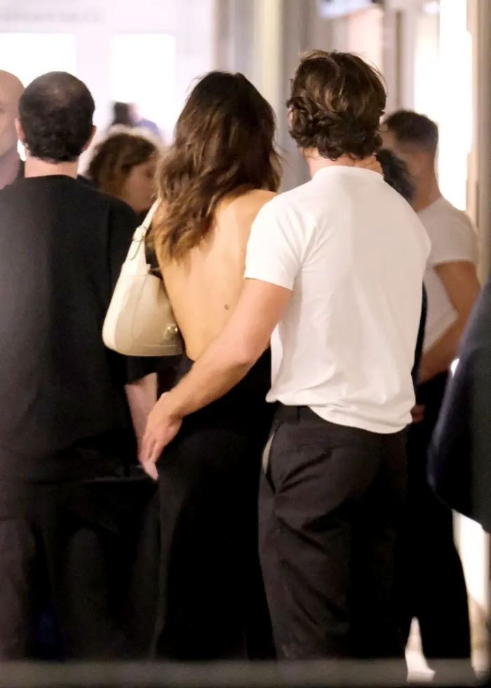 Kaia Gerber And Lewis Pullman Share Steamy Kiss On Venice Film Festival